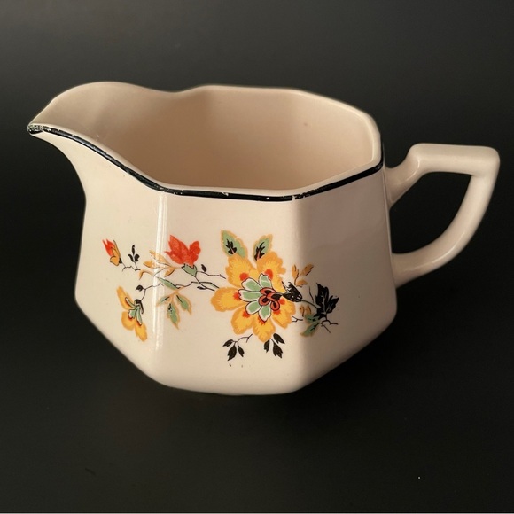 Homer Laughlin | Kitchen | Vintage Homer Laughlin Susan Line Creamer ...
